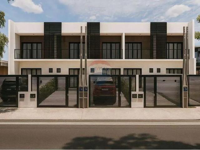 Casa / Sobrado para Venda em Joinville/SC Saguaçu 3 Quartos