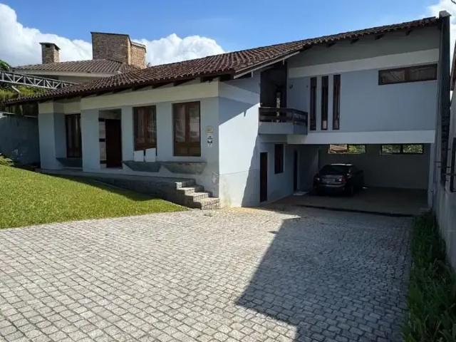 Casa / Sobrado para Venda em Joinville/SC Saguaçu 3 Quartos