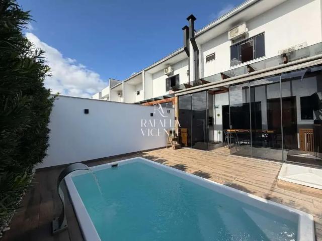 Casa / Sobrado para Venda em Joinville/SC Saguaçu 3 Quartos