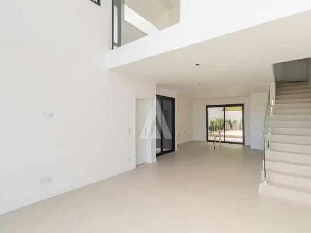 Casa / Sobrado para Venda em Joinville/SC Saguaçu 3 Quartos