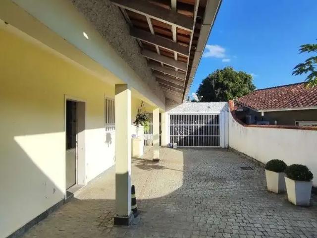 Casa / Sobrado para Venda em Joinville/SC Saguaçu 4 Quartos