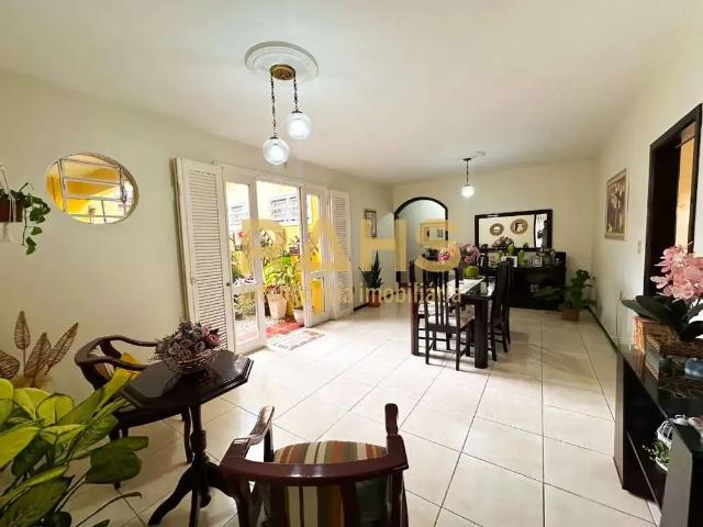 Casa / Sobrado para Venda em Joinville/SC Saguaçu 4 Quartos