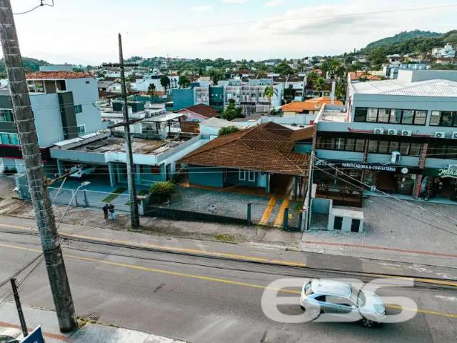 Casa / Sobrado para Venda em Joinville/SC Saguaçu 4 Quartos