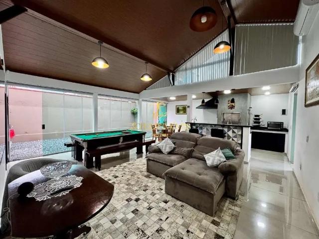 Casa / Sobrado para Venda em Joinville/SC Saguaçu 4 Quartos
