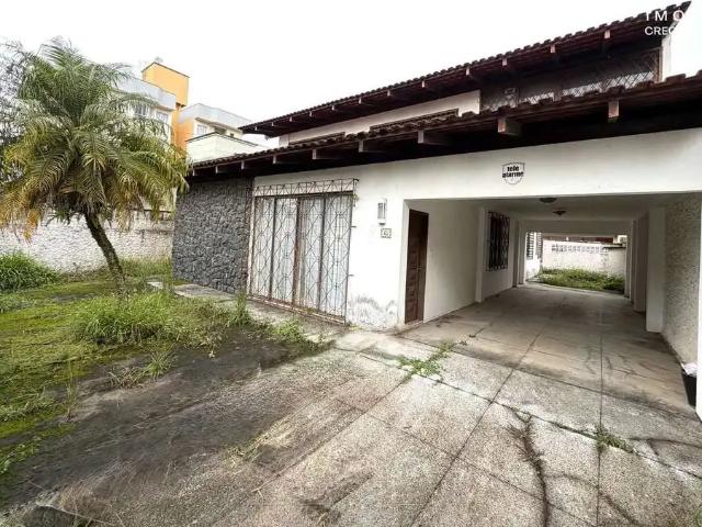 Casa / Sobrado para Venda em Joinville/SC Saguaçu 4 Quartos