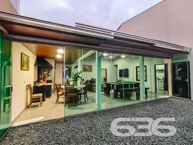Casa / Sobrado para Venda em Joinville/SC Saguaçu 4 Quartos