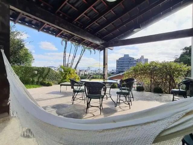 Casa / Sobrado para Venda em Joinville/SC Saguaçu 4 Quartos