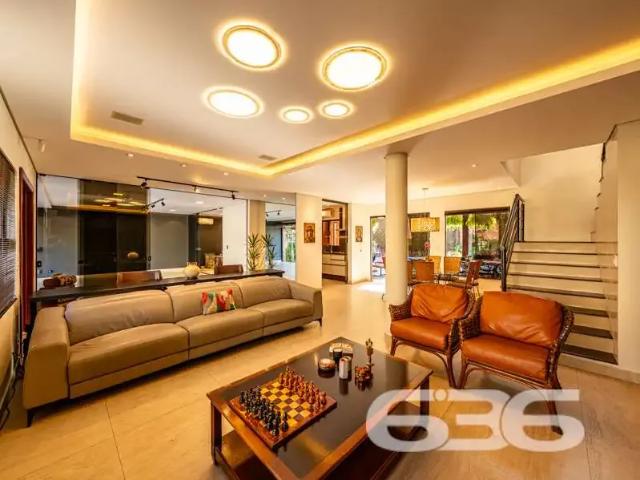 Casa / Sobrado para Venda em Joinville/SC Saguaçu 5 Quartos