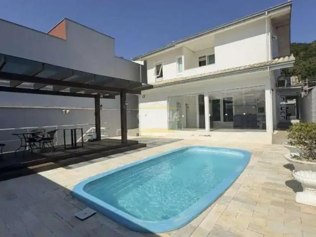 Casa / Sobrado para Venda em Joinville/SC Saguaçu 5 Quartos