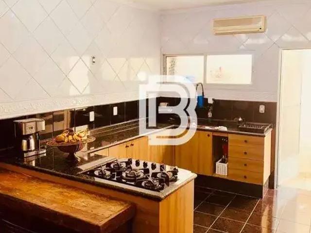 Casa / Sobrado para Venda em Jundiaí/SP Jardim Danúbio 3 Quartos