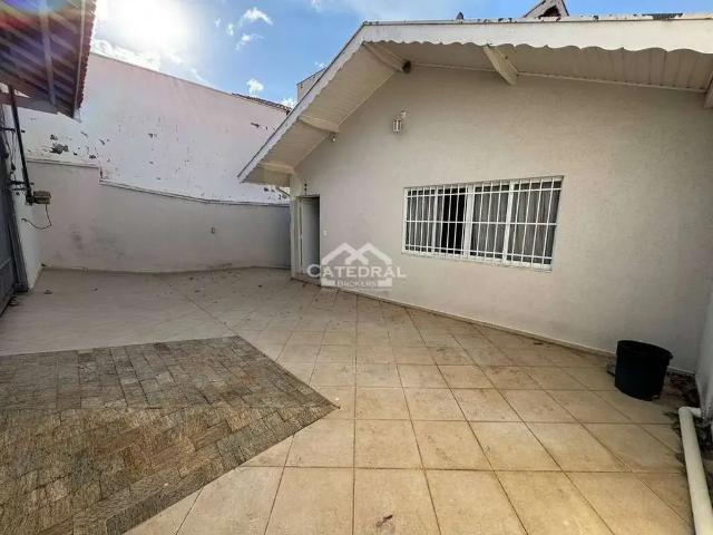 Casa / Sobrado para Venda em Jundiaí/SP Jardim das Samambaias 4 Quartos