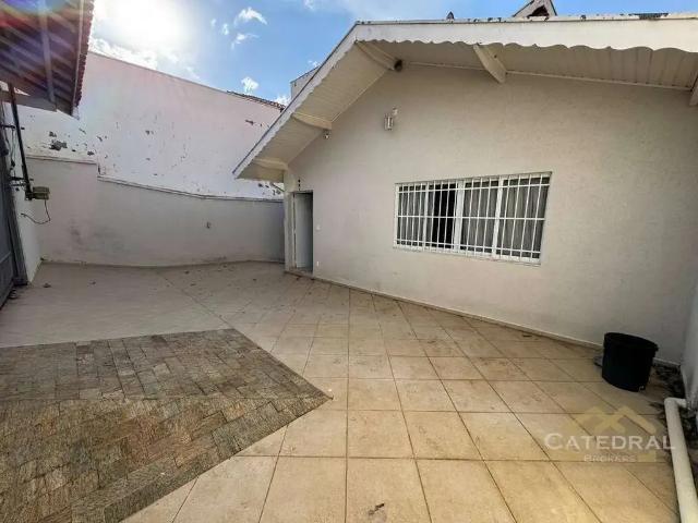 Casa / Sobrado para Venda em Jundiaí/SP Jardim das Samambaias 4 Quartos