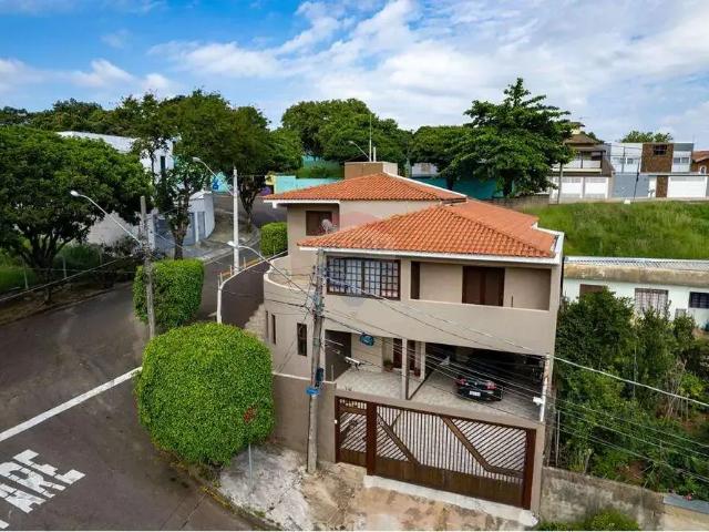 Casa / Sobrado para Venda em Jundiaí/SP Jardim das Samambaias 4 Quartos