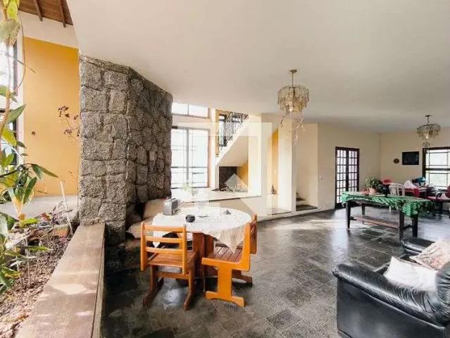 Casa / Sobrado para Venda em Jundiaí/SP Jardim das Samambaias 4 Quartos