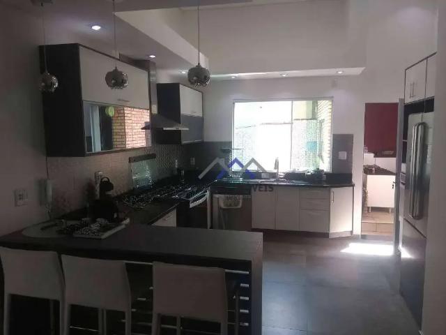 Casa / Sobrado para Venda em Jundiaí/SP Jardim Pacaembu 4 Quartos