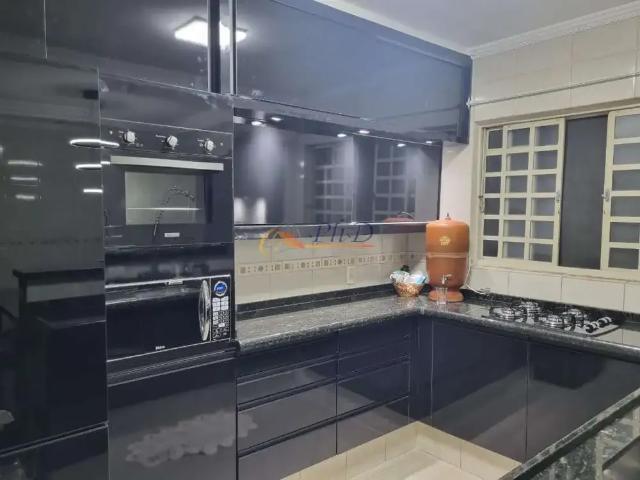 Casa / Sobrado para Venda em Jundiaí/SP Vila M Genoveva 3 Quartos
