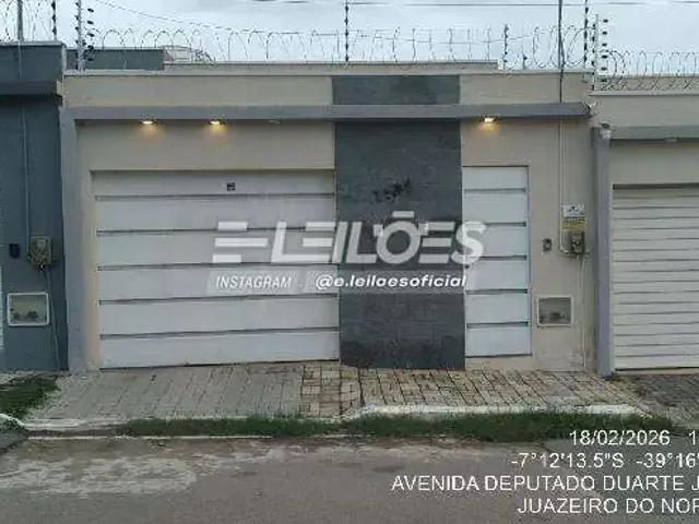 Casa / Sobrado para Venda em Juazeiro do Norte/CE Aeroporto 3 Quartos