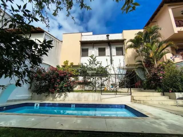 Casa / Sobrado para Venda em Juiz de Fora/MG Teixeiras 4 Quartos