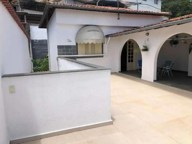 Casa / Sobrado para Venda em Juiz de Fora/MG Vila Ozanan 5 Quartos