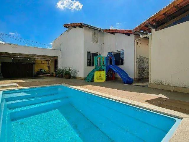 Casa / Sobrado para Venda em Juiz de Fora/MG Aeroporto 3 Quartos