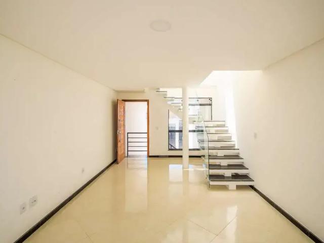 Casa / Sobrado para Venda em Juiz de Fora/MG Aeroporto 3 Quartos