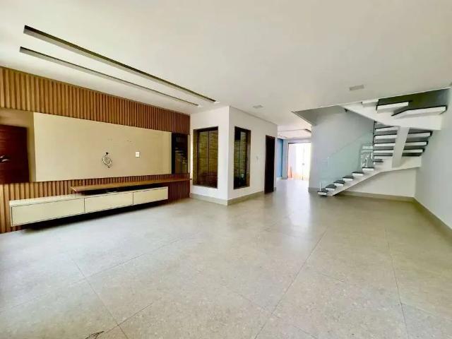 Casa / Sobrado para Venda em Juiz de Fora/MG Aeroporto 3 Quartos