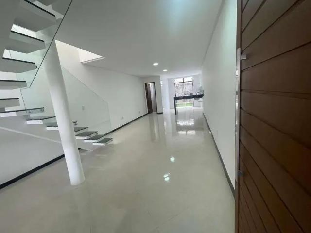 Casa / Sobrado para Venda em Juiz de Fora/MG Aeroporto 3 Quartos