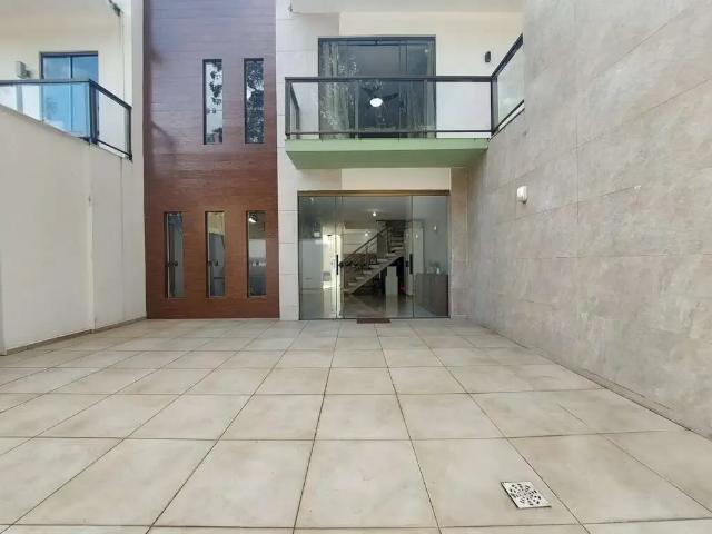 Casa / Sobrado para Venda em Juiz de Fora/MG Aeroporto 4 Quartos