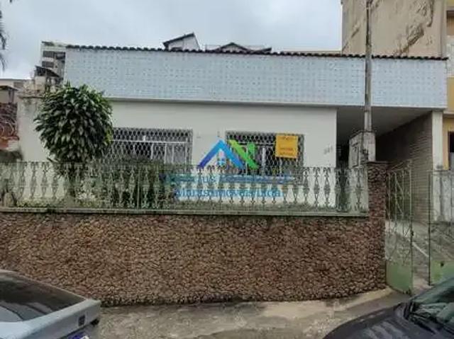 Casa / Sobrado para Venda em Juiz de Fora/MG Bairu 4 Quartos