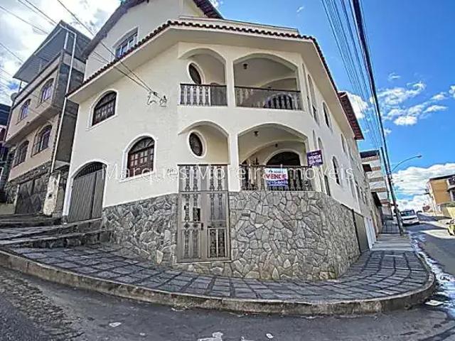 Casa / Sobrado para Venda em Juiz de Fora/MG Bairu 4 Quartos
