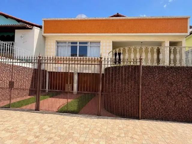 Casa / Sobrado para Venda em Juiz de Fora/MG Bairu 4 Quartos