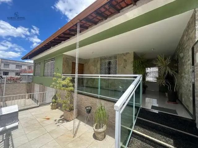 Casa / Sobrado para Venda em Juiz de Fora/MG Bairu 6 Quartos