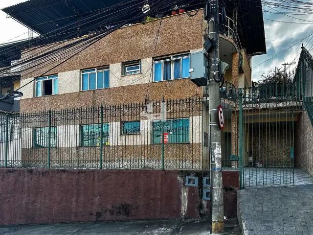 Casa / Sobrado para Venda em Juiz de Fora/MG Bairu 3 Quartos