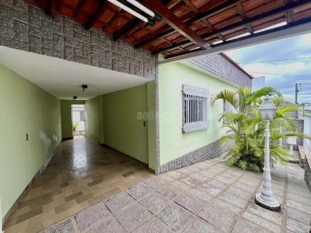 Casa / Sobrado para Venda em Juiz de Fora/MG Bairu 3 Quartos