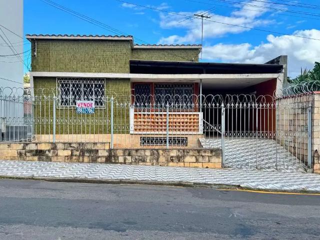Casa / Sobrado para Venda em Juiz de Fora/MG Bairu 3 Quartos