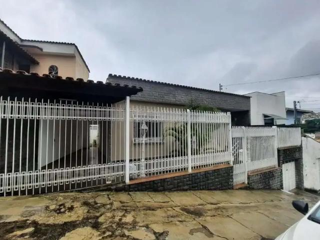 Casa / Sobrado para Venda em Juiz de Fora/MG Bairu 3 Quartos
