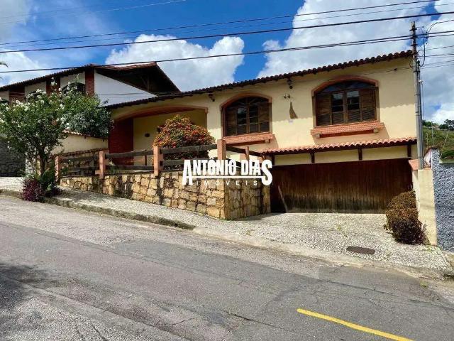 Casa / Sobrado para Venda em Juiz de Fora/MG Bom Clima 3 Quartos
