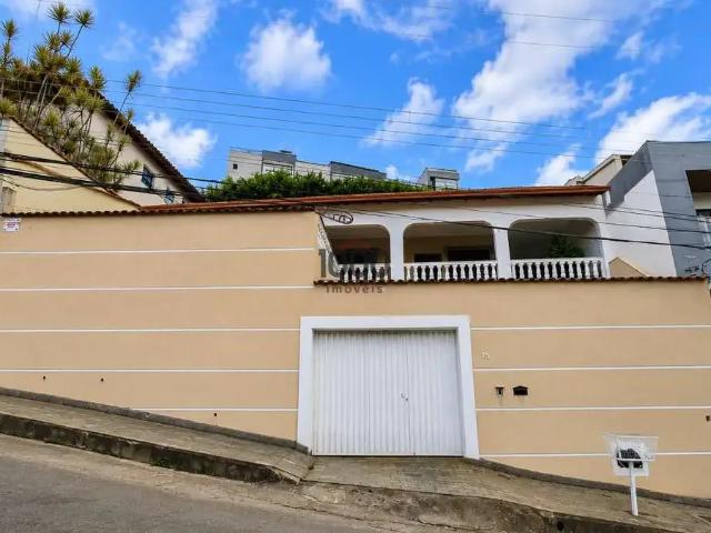 Casa / Sobrado para Venda em Juiz de Fora/MG Bom Clima 3 Quartos