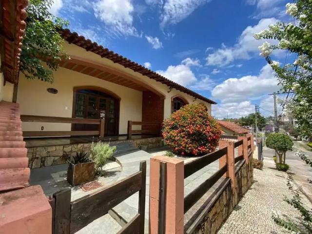 Casa / Sobrado para Venda em Juiz de Fora/MG Bom Clima 4 Quartos