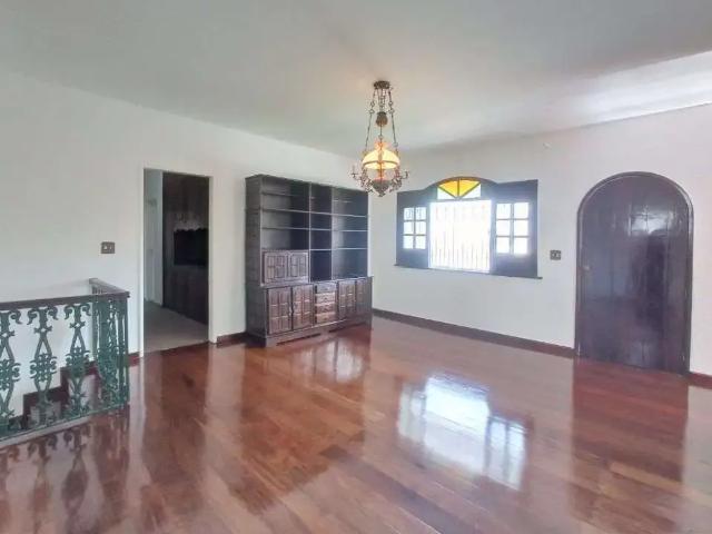 Casa / Sobrado para Venda em Juiz de Fora/MG Bom Pastor 6 Quartos