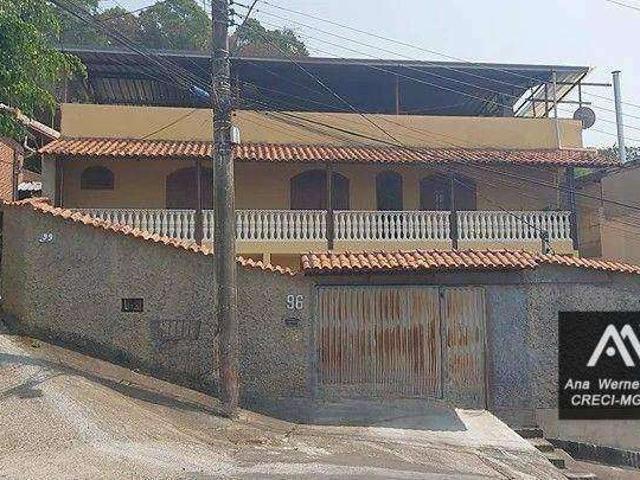 Casa / Sobrado para Venda em Juiz de Fora/MG Borboleta 3 Quartos