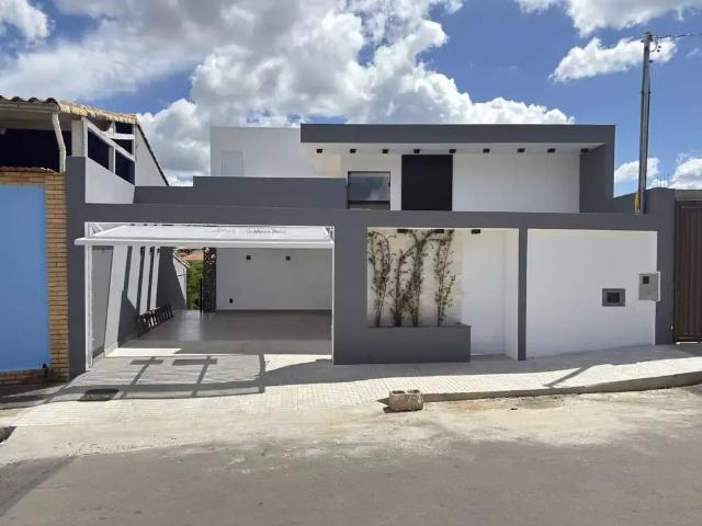 Casa / Sobrado para Venda em Juiz de Fora/MG Borboleta 3 Quartos