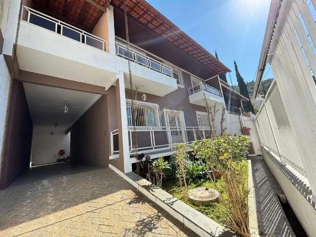 Casa / Sobrado para Venda em Juiz de Fora/MG Bosque dos Pinheiros 4 Quartos
