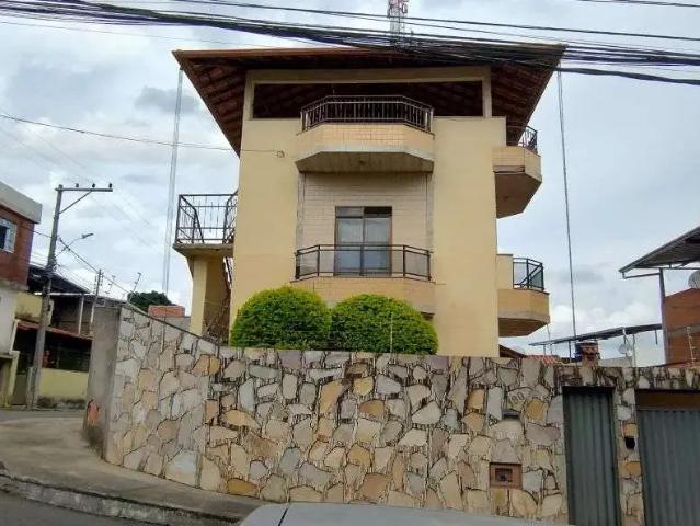 Casa / Sobrado para Venda em Juiz de Fora/MG Centenário 3 Quartos