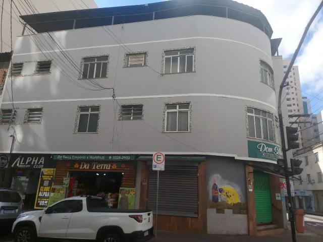 Casa / Sobrado para Venda em Juiz de Fora/MG Centro 4 Quartos
