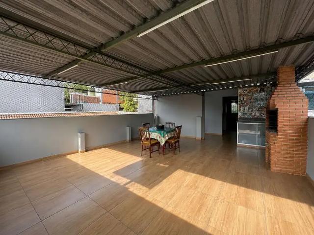 Casa / Sobrado para Venda em Juiz de Fora/MG Cerâmica 4 Quartos
