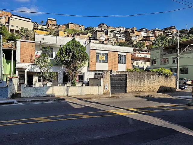 Casa / Sobrado para Venda em Juiz de Fora/MG Cerâmica 7 Quartos