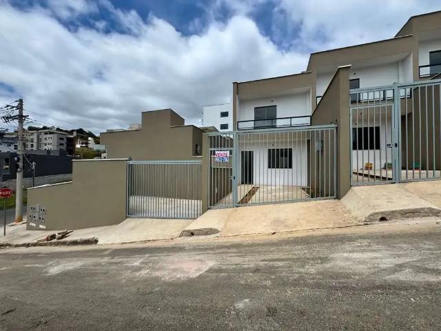 Casa / Sobrado para Venda em Juiz de Fora/MG Cerâmica 2 Quartos
