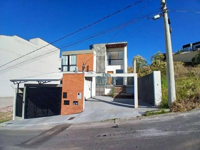 Casa / Sobrado para Venda em Juiz de Fora/MG Cerâmica 3 Quartos