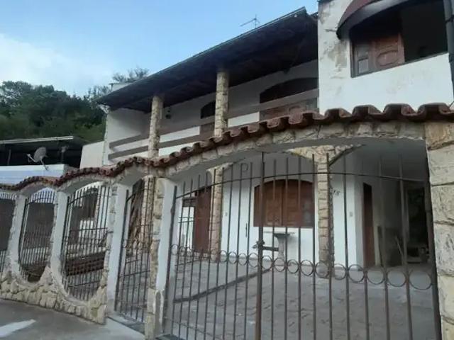 Casa / Sobrado para Venda em Juiz de Fora/MG Cidade do Sol 6 Quartos